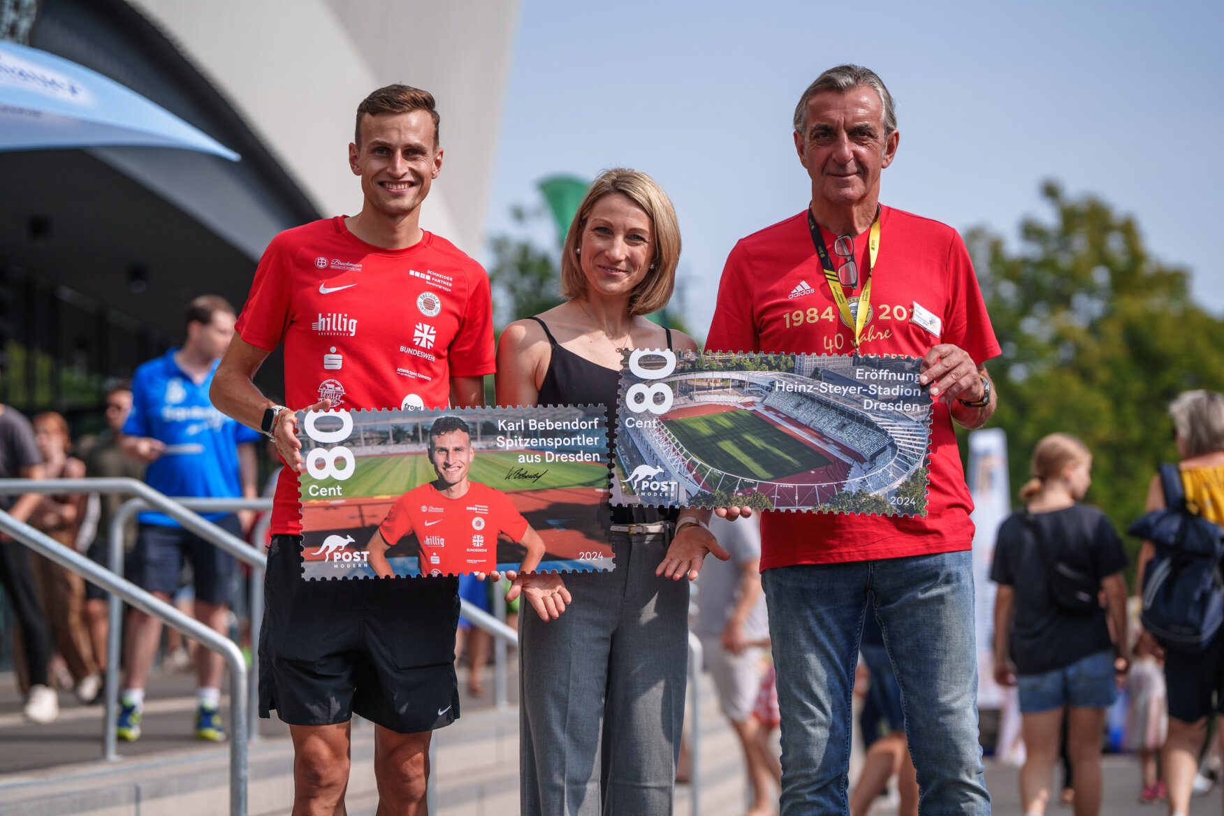 Exklusive Sonderbriefmarken zur Neueröffnung des Heinz-Steyer-Stadions ...